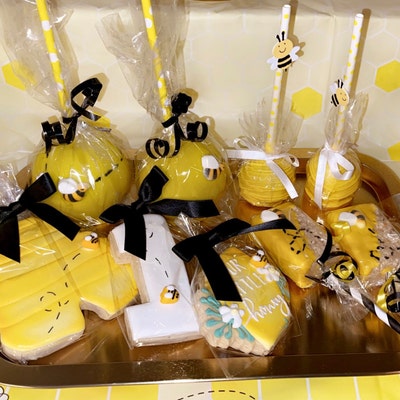 12 Bumble Bee Cake Pops - Etsy