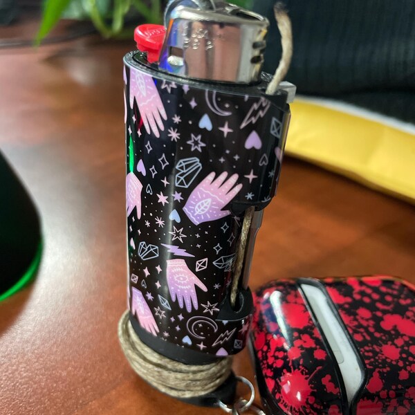 Lilac Fields - Holographic - Bee Blazin' Lighter Sleeve - Hemp Wick ...