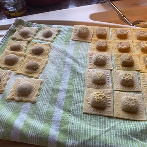 Ravioli Mold triquetra. 8 Cavities. Do It Fast and - Etsy