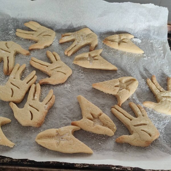 Roblox Robux Inspired Gold Cookie Cutter | Gaming Baking Cake Embosser ...