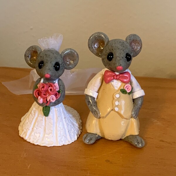 NEW! Hand Sculpted MINI Jingle Bell Mouse Figurine Set in Polymer Clay ...