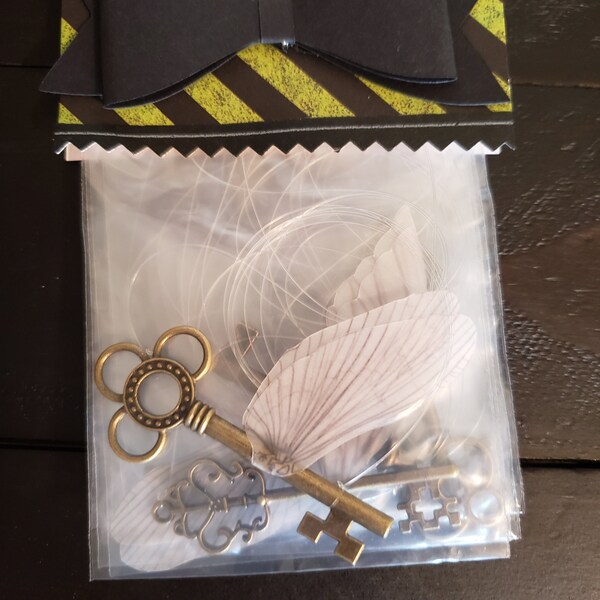 Set of 7 Winged Keys for Wizards Flying Keys Magical Parties Wizard ...