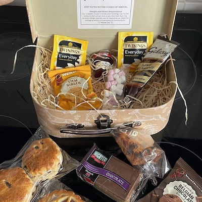 Afternoon Tea Real Wicker Deluxe Tea Basket for 2 4 Persons, Fabulous ...