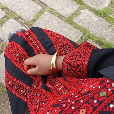 Tmen Thobe Gumbaz Kumbaz Palestinian Dabke Zaffa Wedding Dance With ...