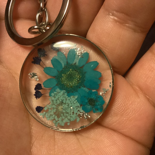 Handmade Real Dried Flower Resin Aesthetic Keychains | Party Favors ...