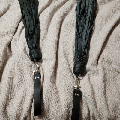 Gorgeous Black Leather SWIVEL FINGER Flogger Cat of 9 Tails Top Quality ...