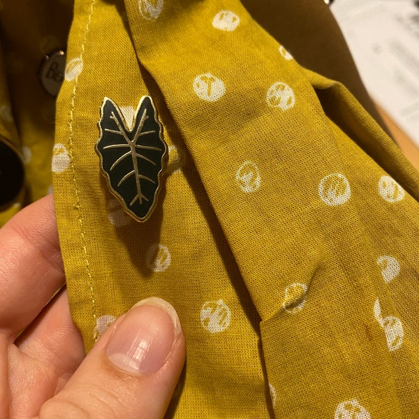 Plant Pin - Alocasia Enamel Plant Pin - Gift for Plant Lover - Etsy