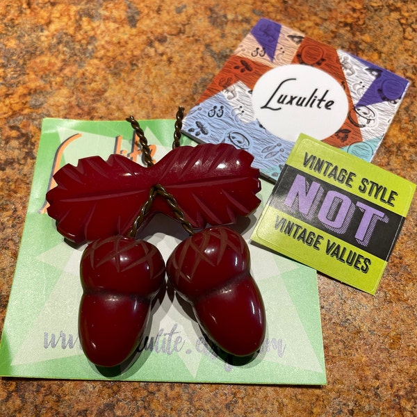 Mini Log Lady Brooch! Acorns 1940s 50s Bakelite Fakelite Style Novelty ...