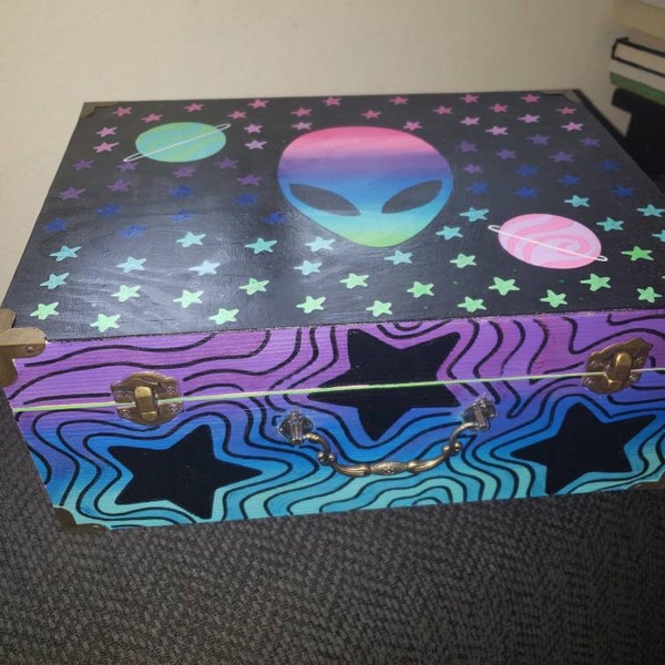Black Light Glow Trippy Alien Stash Box / Small Rolling Makeup Jewelry ...