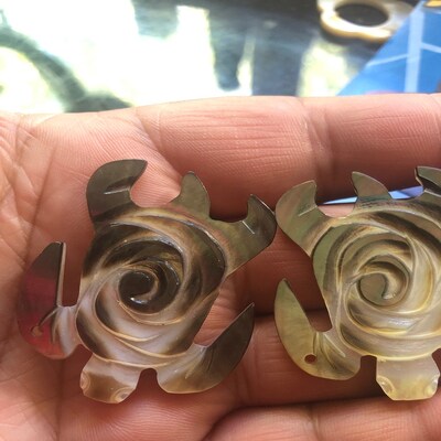 Rose HONU Shell - Etsy