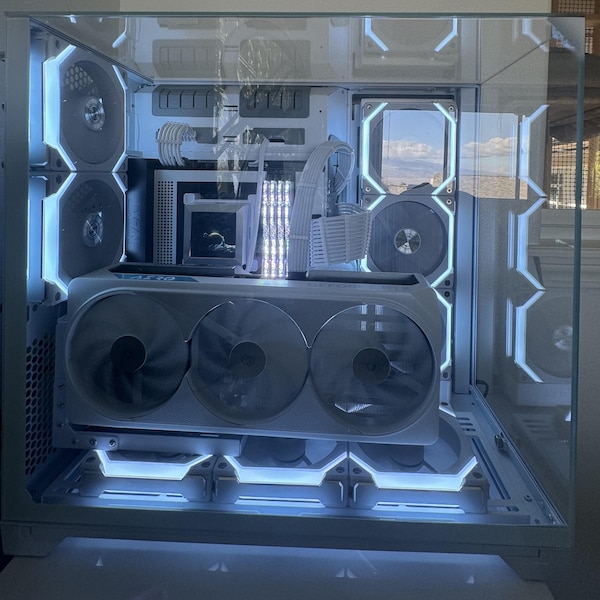White Gaming PC | "snowblind" Custom High-end Computer | 5090 | I9 ...