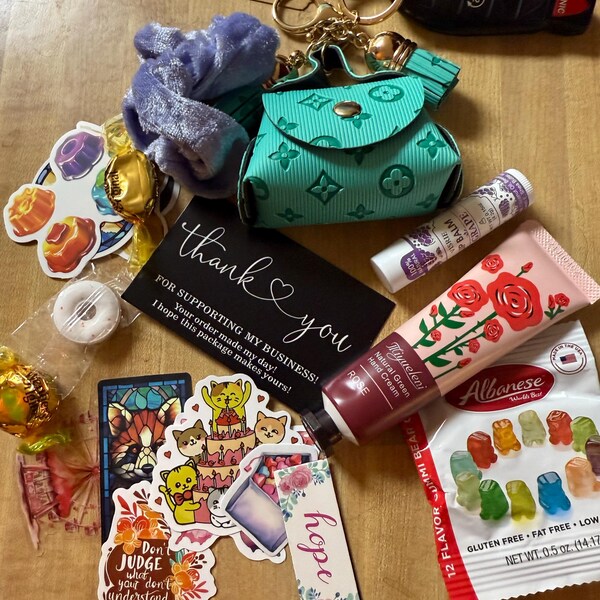 Luxury Windmill Bucket Lipstick Holder Keychain | Great Gift| Pom Pom ...