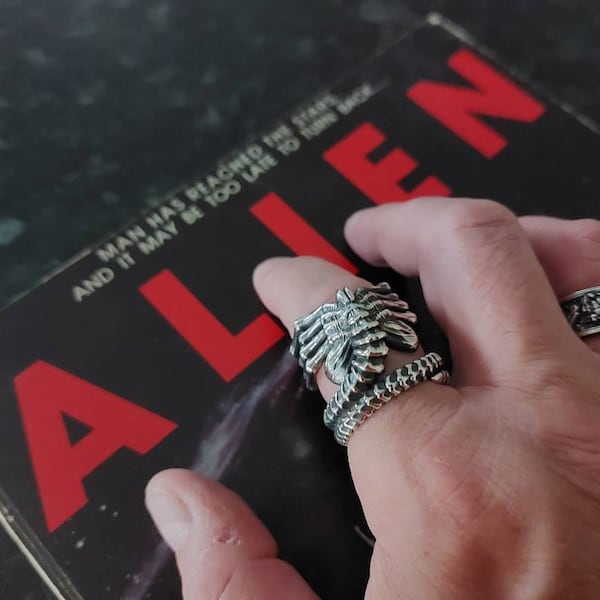 H.R. Giger Inspired , Alien Facehugger Ring, Facehugger, Chestburster ...