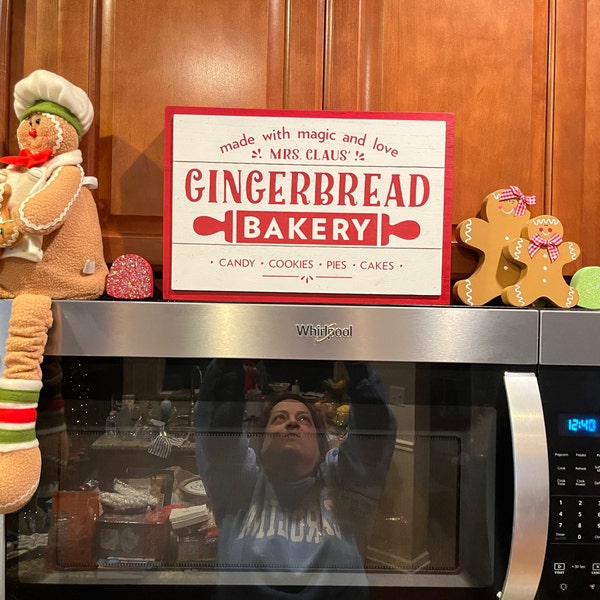 GINGERBREAD MAN | WOODEN | Fun Christmas Decor | Shelf Sitter ...