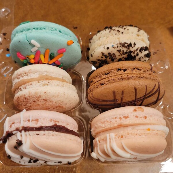 12 Surprise Me / French Macarons Assorted Macaron Gift Box Macaron ...