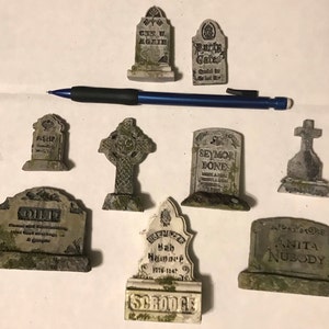 Set of 3 Distressed Miniature Tombstones Cemetary - Etsy