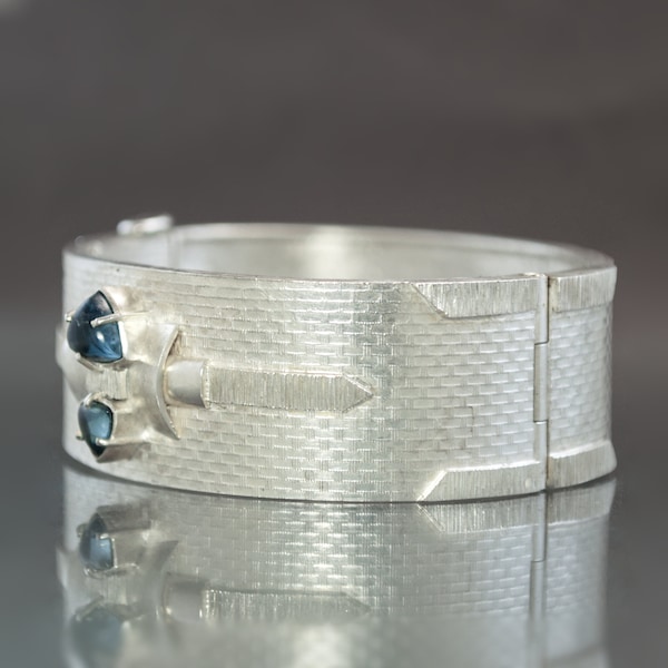 Fold Over Hang Tag Punch Make Your Own Necklace or Bracelet Cards and ...