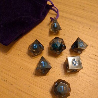 Rotatable Dragon Eye Dnd Dice Set , Liquid Core Dungeons and Dragons ...