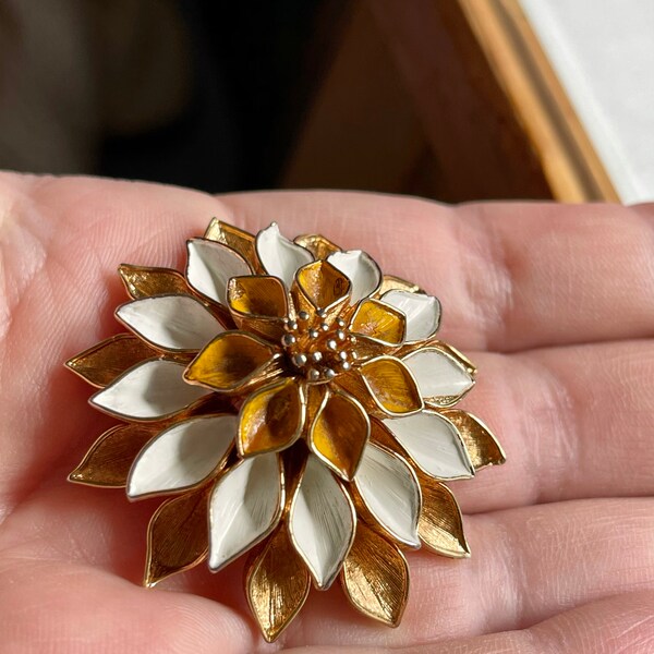 Christian Dior Parfums Logo Brooch - Etsy