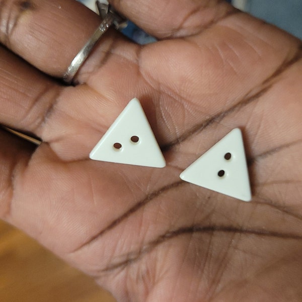 Small Triangle Buttons White Plastic Sewing Buttons 5/8" 12mm Vintage ...