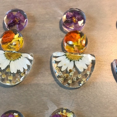 Mini Daisy Pressed Flowers Pack of 25 1/2 7/8 Inch Diameter Yellow ...