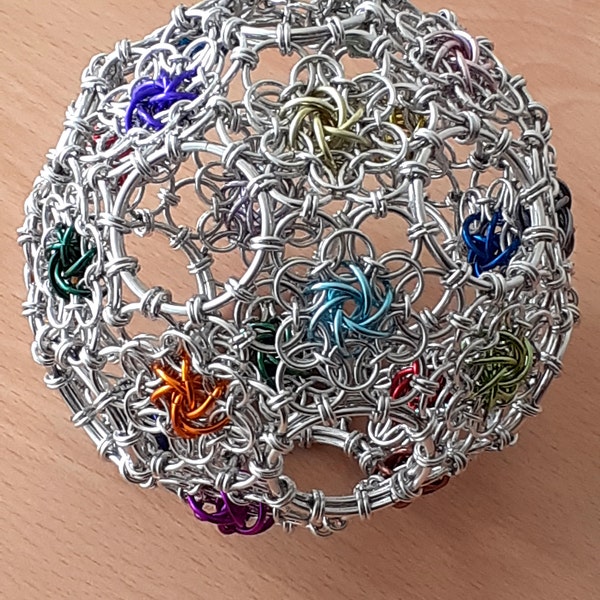 Tutorial: Moorish Rose Bracelet With a Seamless Triskeles Pattern - Etsy