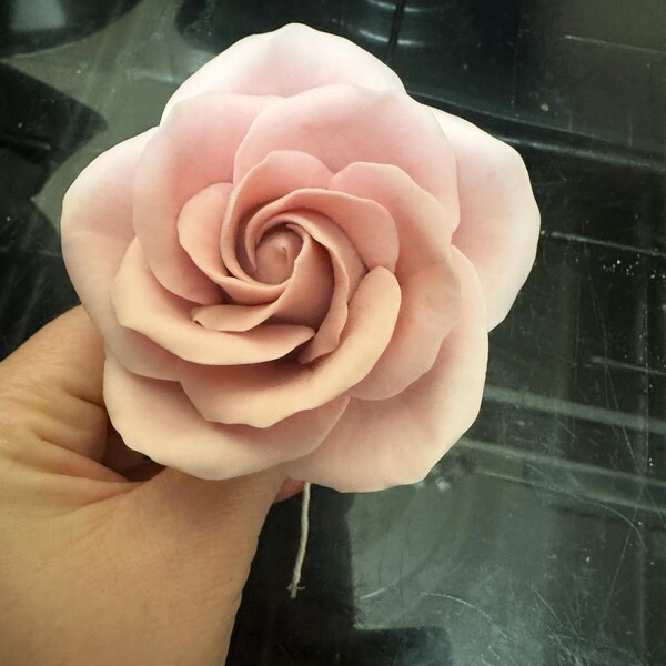Bespoke Sugarcraft - Sugar Roses, Lily of the Valley With Blossoms and ...