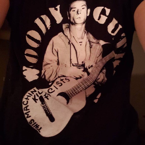 Sasquatch Banjo T-shirt Bigfoot Bluegrass Tee Cryptid Music Shirt Gift ...