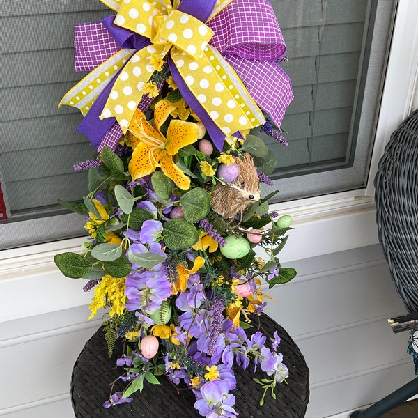 Cardinal Centerpiece for Table, Traditional Christmas Arrangement ...