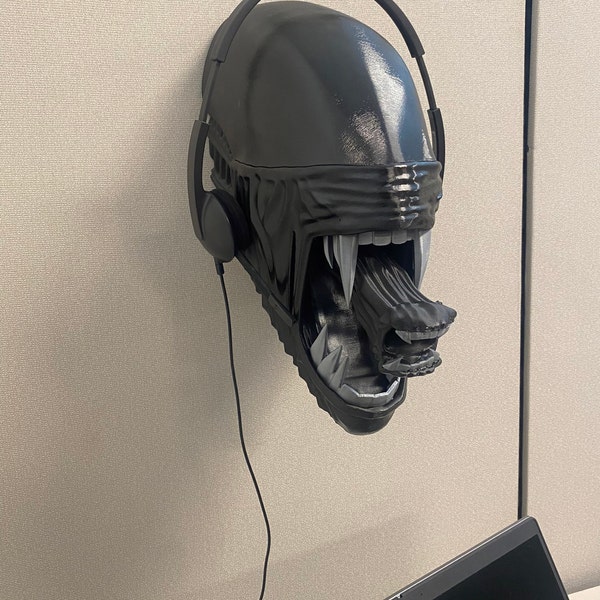 Xenomorph Headphone Stand - Aliens Headset Holder - Gift for Him - Gift ...