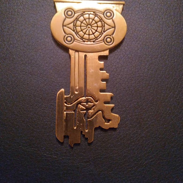 Thir13en Ghosts Key to Cyrus Kriticos' Glass House - Metal Prop Replica ...