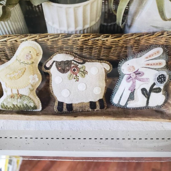 Rabbit Wool Applique Pin Cushion Pattern: Spring Bunny Design (PRI 734 ...