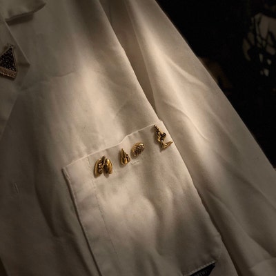 Gold Brain Lapel Pin CC157G Medical and Anatomy White Coat Pins for ...