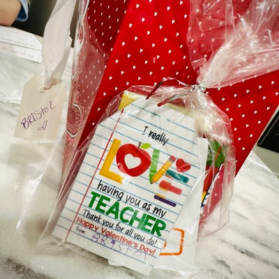 Valentine Teacher Tag. Printable Gift Tags for Valentines Day ...