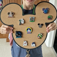 Disneys Mickey Mouse , Minnie Mouse Pin Board, Disney Pin Trading ...