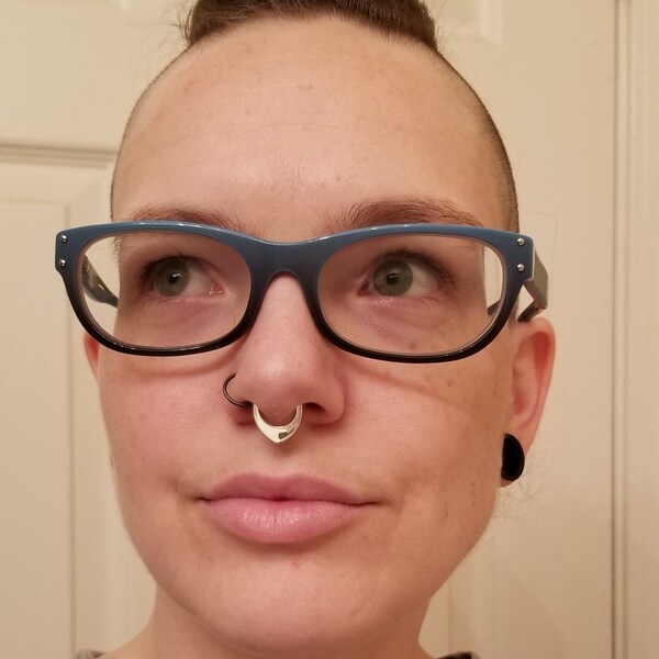 Septum Shield ~ Blade Septum Hoop ~ Fin Body Jewelry ~ 5mm Shield ...