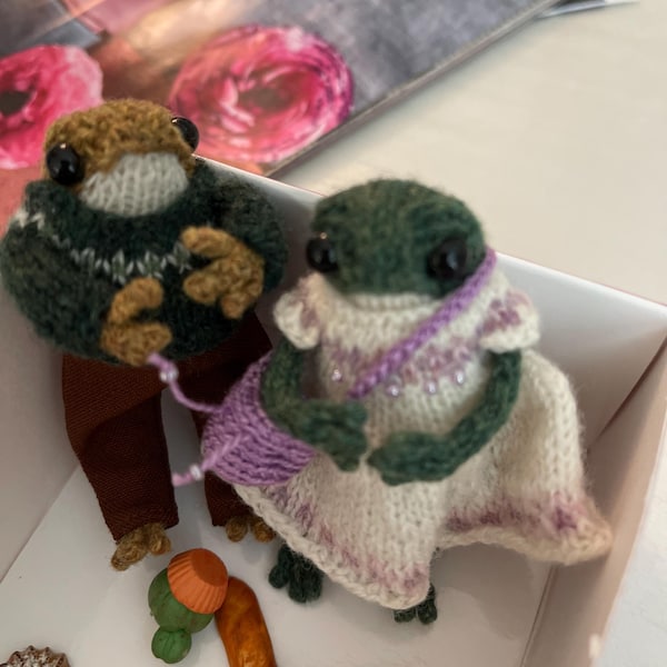 Knitted Frog Fanny Fisher Made to Order - Etsy