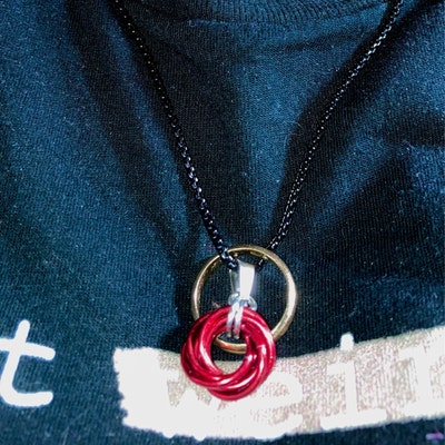 Red Pendant Necklace, Chainmail Love Knot Circle Pendant, Red Chainmail ...