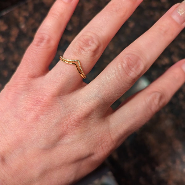 Curve Ring Set by Caitlynminimalist Set of 2: Diamond Chevron Ring ...