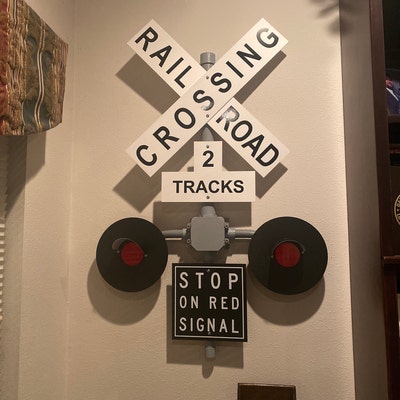 RAILROAD TRAIN CROSSING Signal Sign Kit With Flashing Led Lights Wall ...