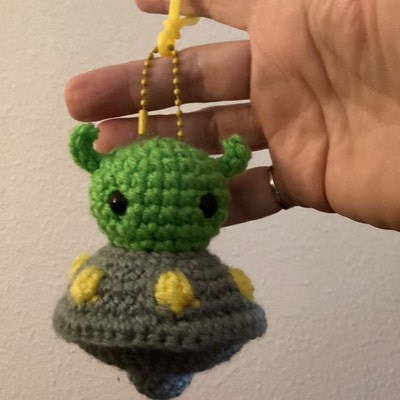 Weebee the Space Invader No Sew Crochet Pattern - Etsy Canada