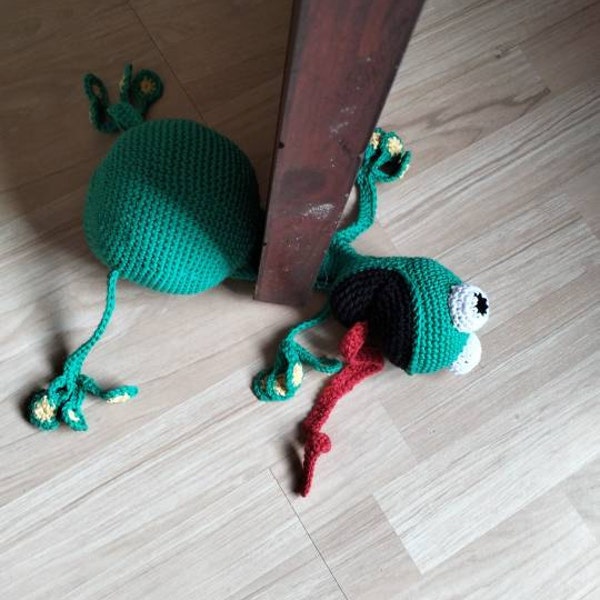 The Original Squashed Frog Door Stopper Amigurumi Crochet Pattern (PDF ...