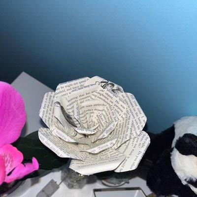 Alice's Adventures in Wonderland Book Paper Flower Bouquet Made From ...