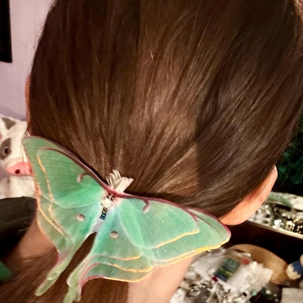 Silk Luna Moth Hair Clips With 3d Double-layer Wings - Hair Accessories ...
