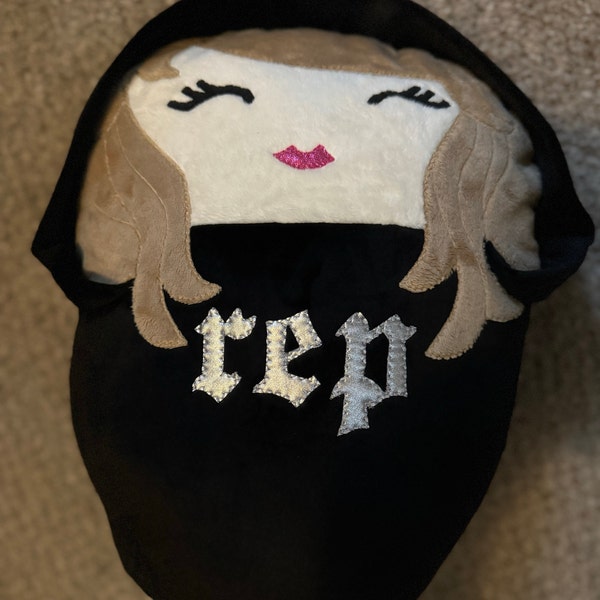 Taylor Plush Swiftmallow / Big Rep Black Hooded Outfit / Black Minky ...