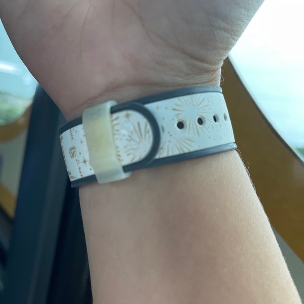 Adult Magic Band - Protect Your Magicband (includes 2.0 Version) Color ...