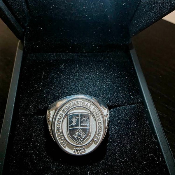 14K Gold Class Ring – Personalized Graduation Signet, Custom Engraved ...