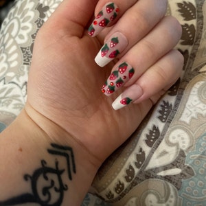 STRAWBERRY CHEESECAKE Set | Luxury Press on Nails | Handpainted Nails ...