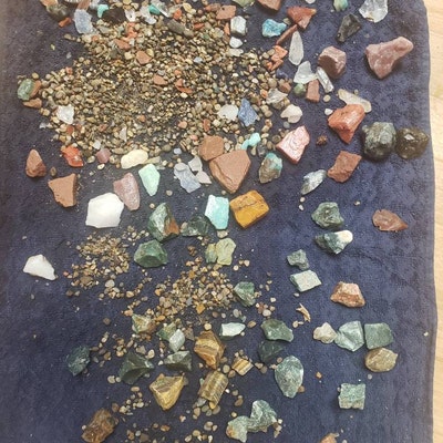 Mini Rock and Mineral Dig Kit, Mini Excavation Kit: Rock & Minerals - Etsy