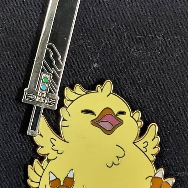 Final Fantasy Weapons Enamel Pins - FF7 Buster Sword - FF8 Gunblade ...